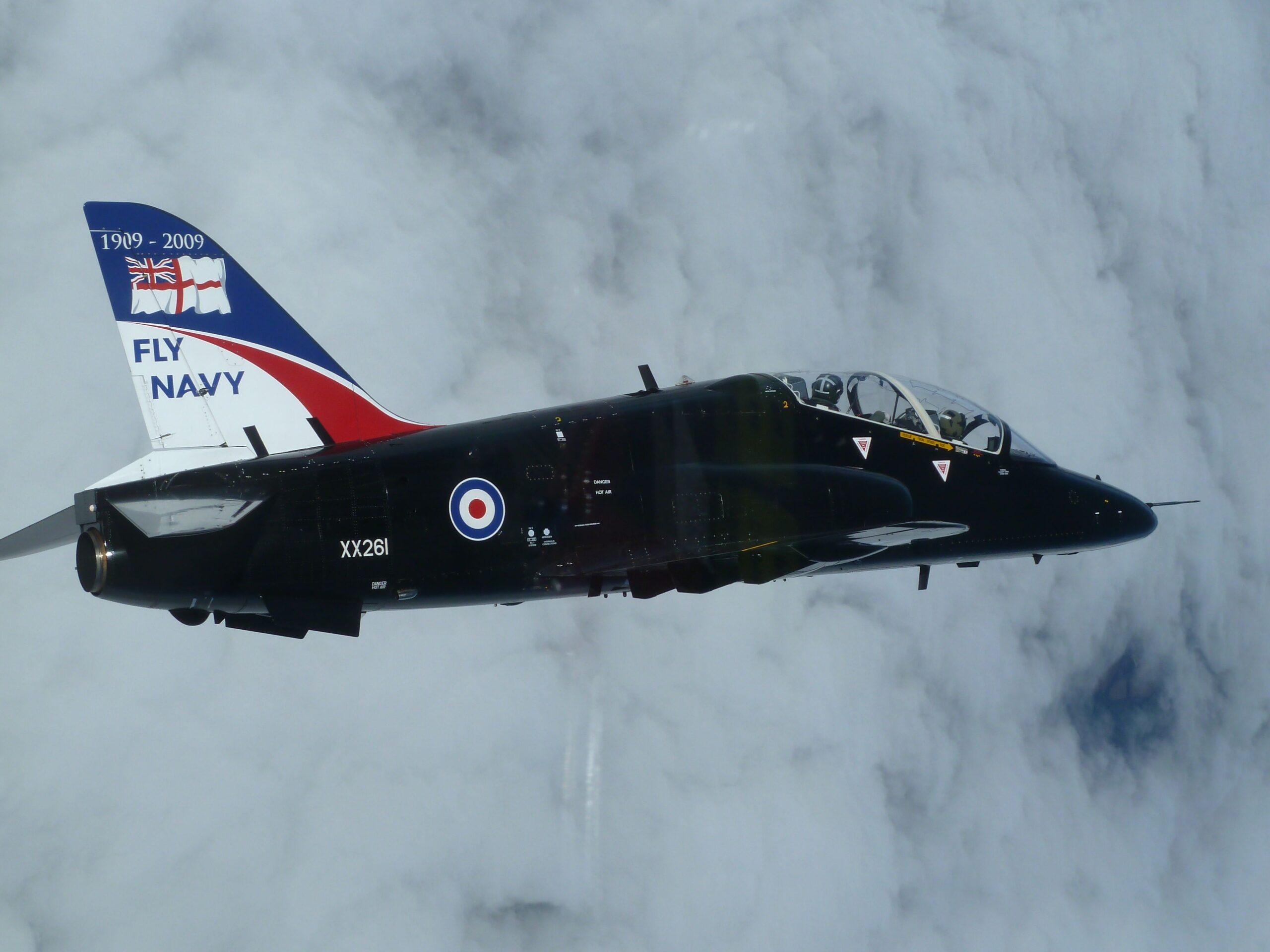 Hawk turns 50 – best-selling jet trainer ‘from the cockpit’