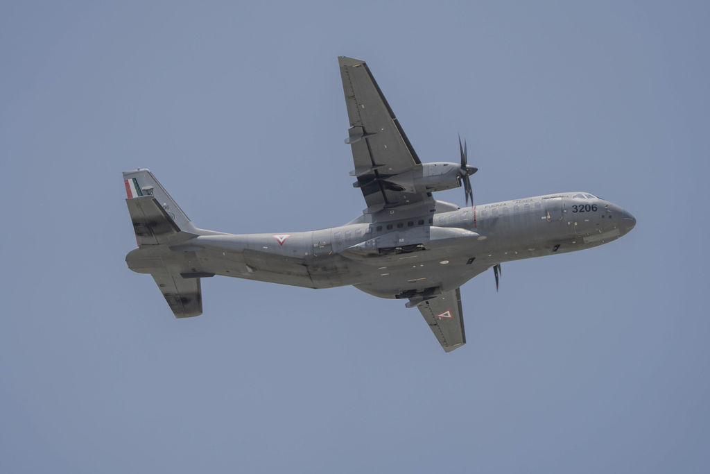 Mexican Air Force looks at new airlift aircraft during Feria ...