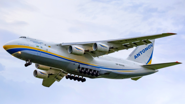 An-124 Ruslan escapes Ukraine war zone