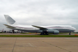 Boeing revives 747-8 as a luxury business jet