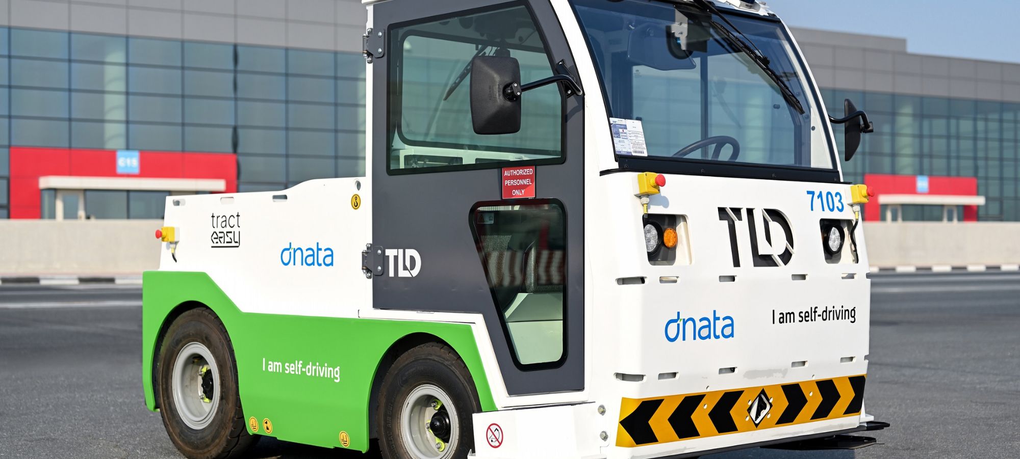 dnata boosts efficiency at DWC with autonomous baggage tractors