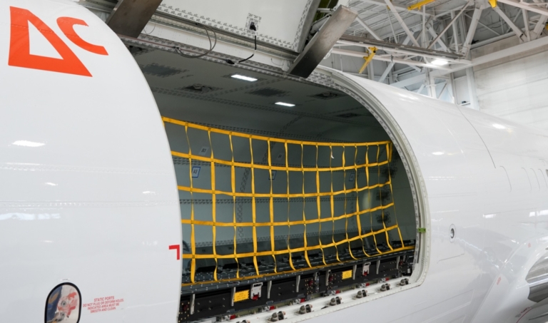 Air Inuit receives the world’s first Boeing 737-800 combi