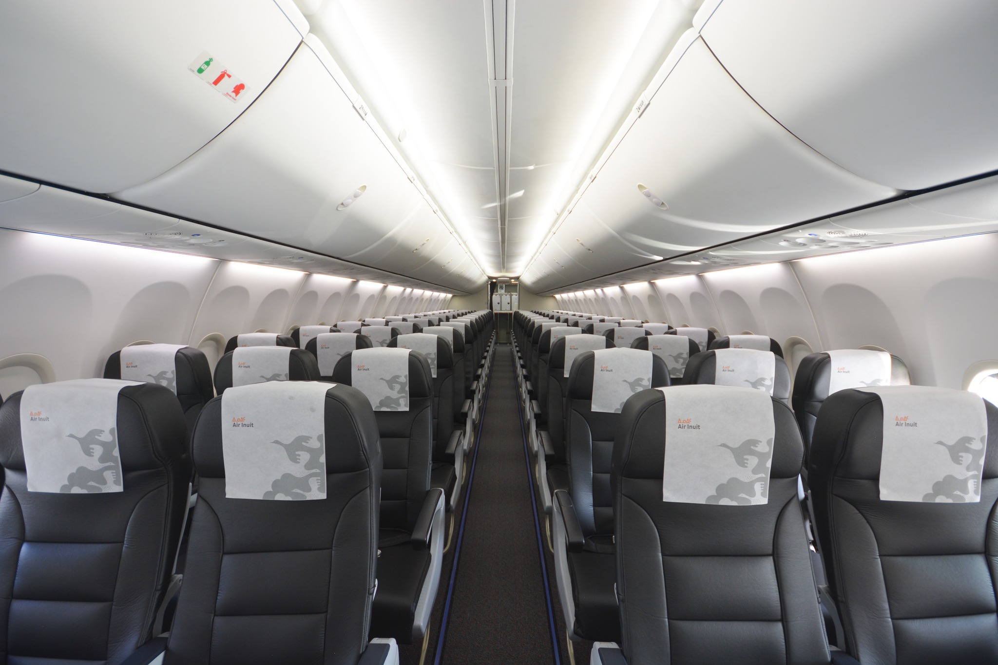 Air Inuit receives the world’s first Boeing 737-800 combi