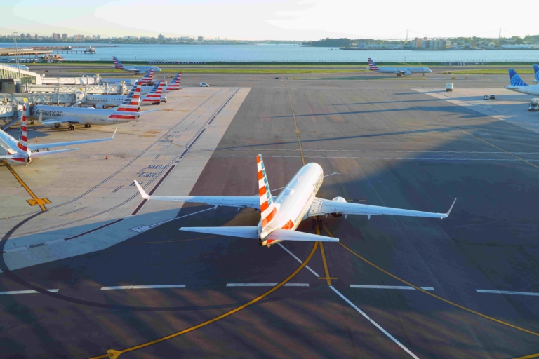 After LaGuardia crash, focus turns to ATC staffing and near misses