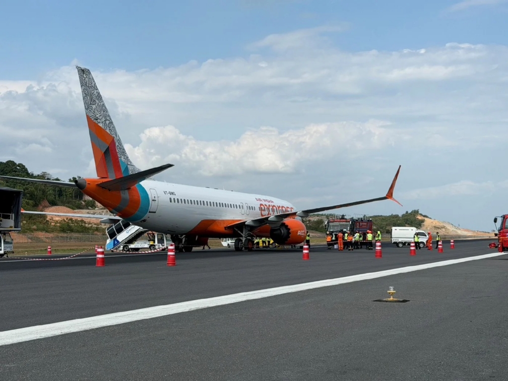 Air India Express Boeing 737 MAX loses nose wheels in hard landing
